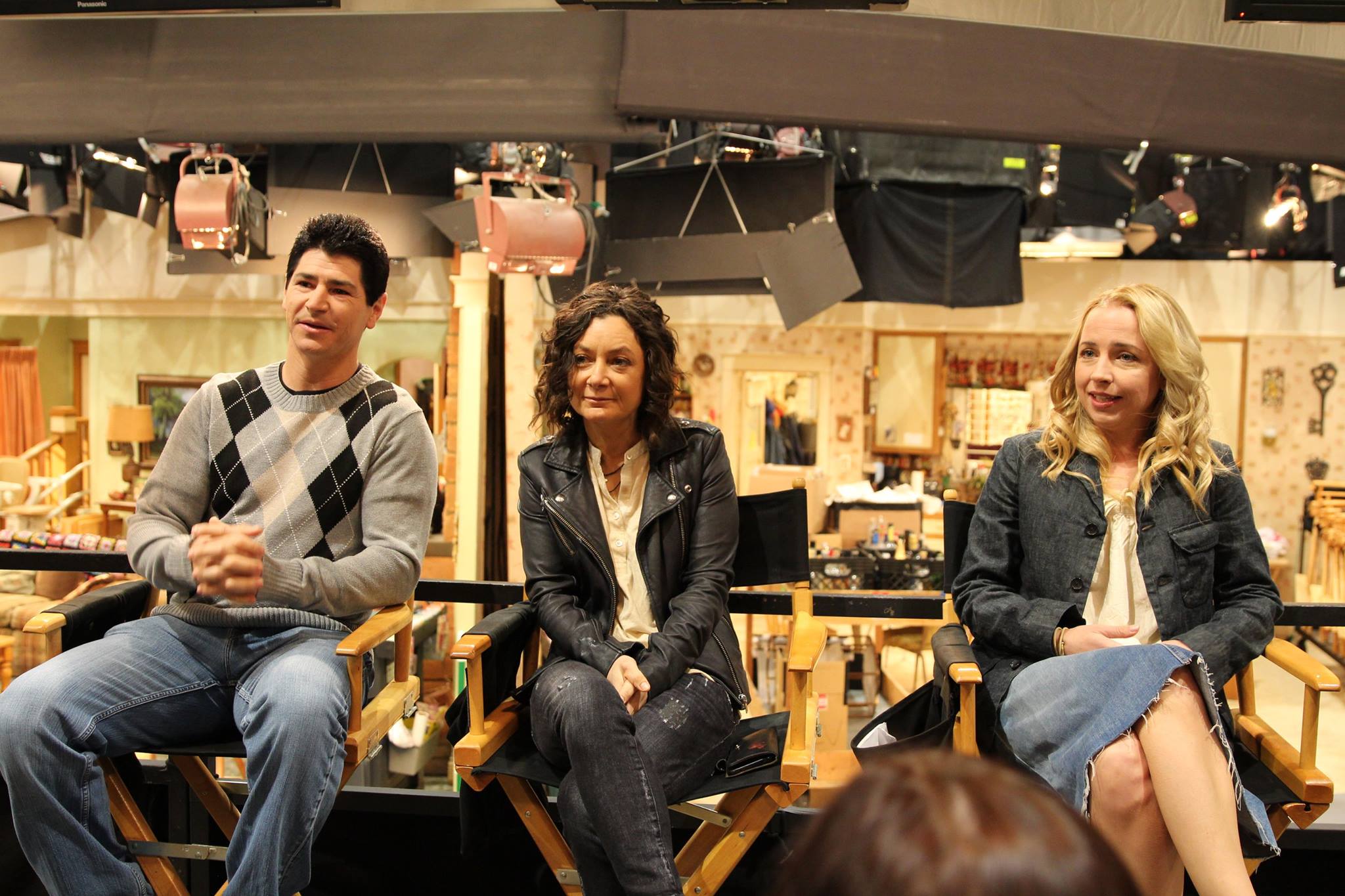 Roseanne Set Photos and Exclusive Cast Interview