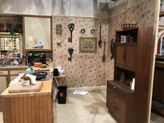 Roseanne Set Photos and Exclusive Cast Interview