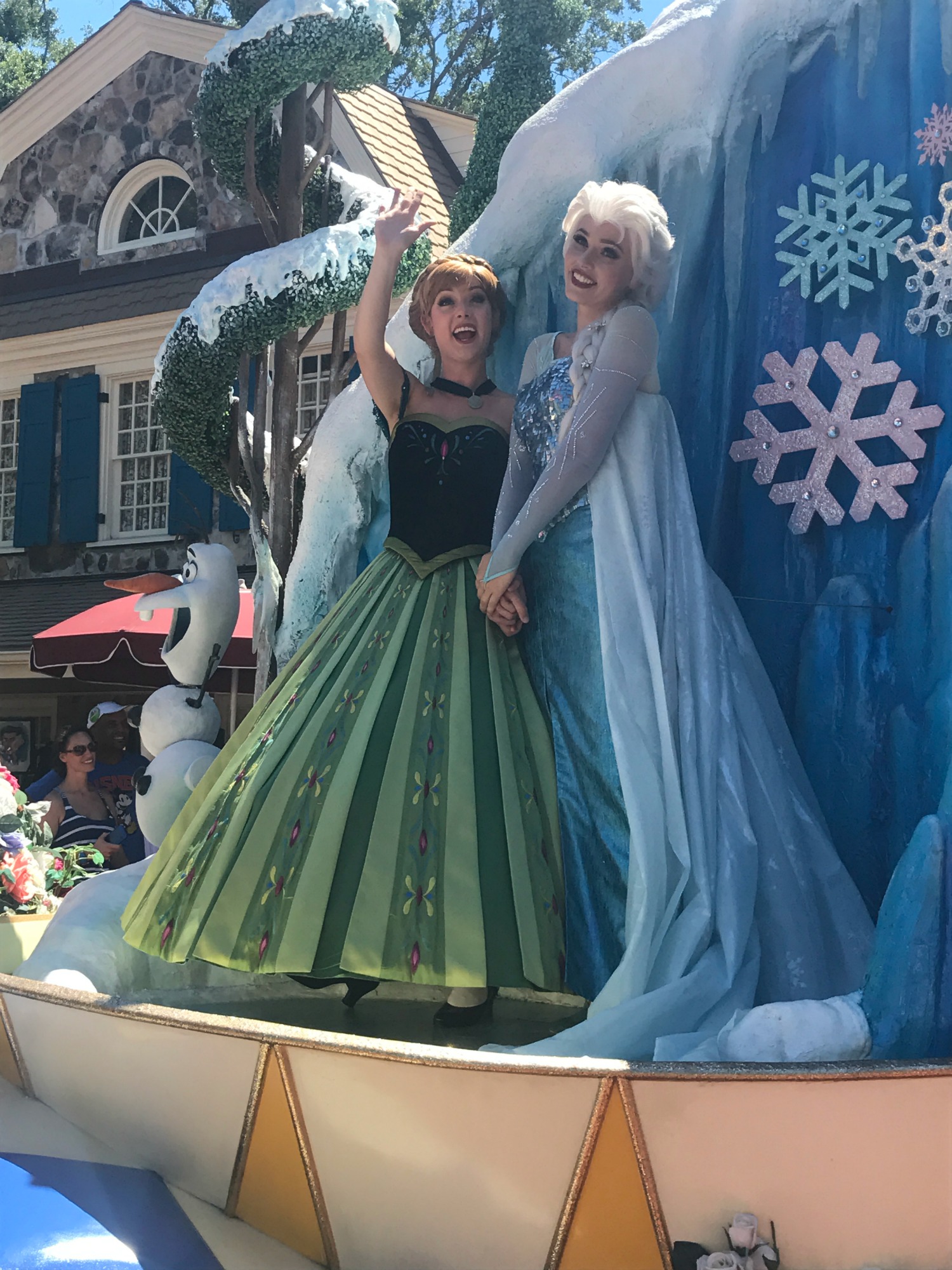 alice hugs - Trippin with Tara